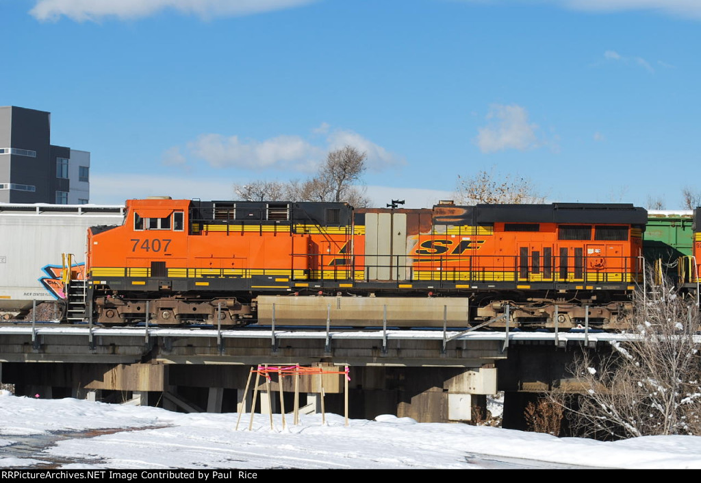 BNSF 7407